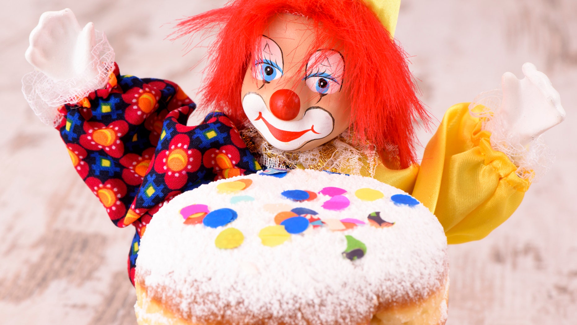 Texas doughnut shop offers scary clown delivery | Fox News