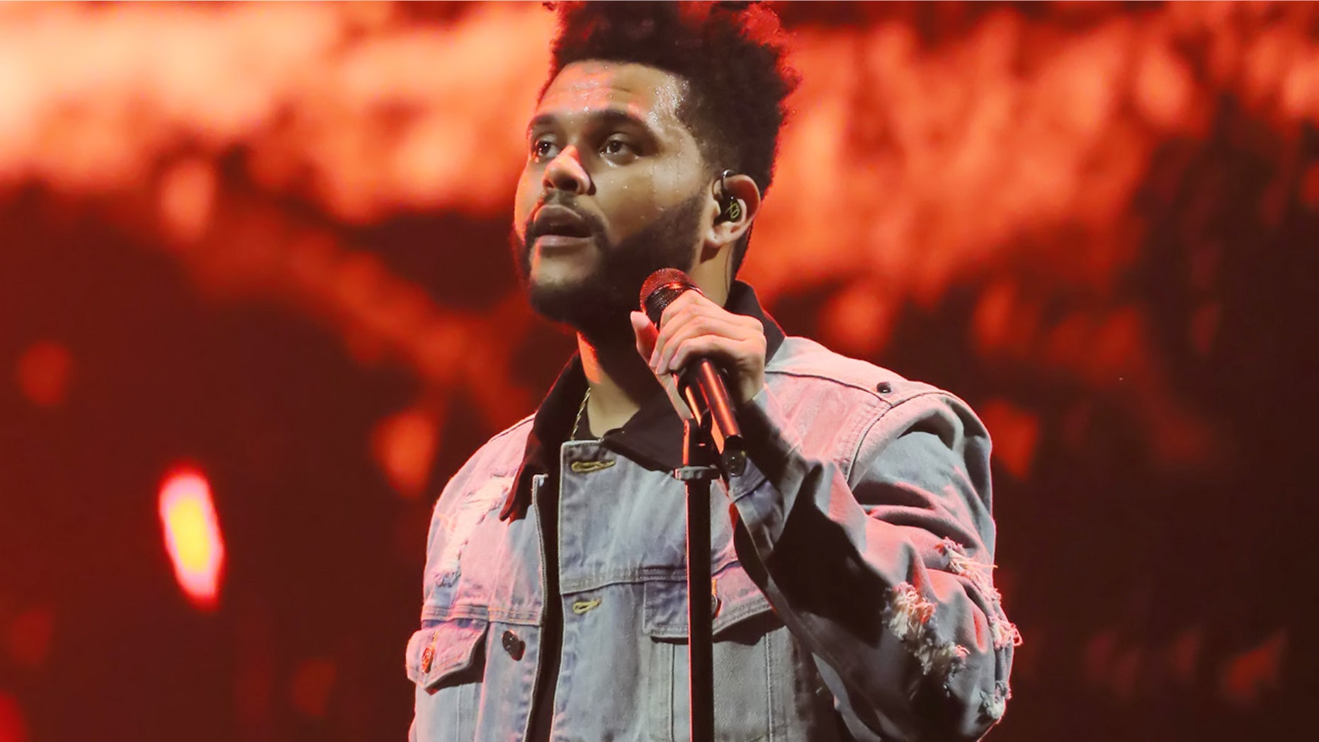 The Weeknd nearly hit by falling stage equipment during Mexico City ...