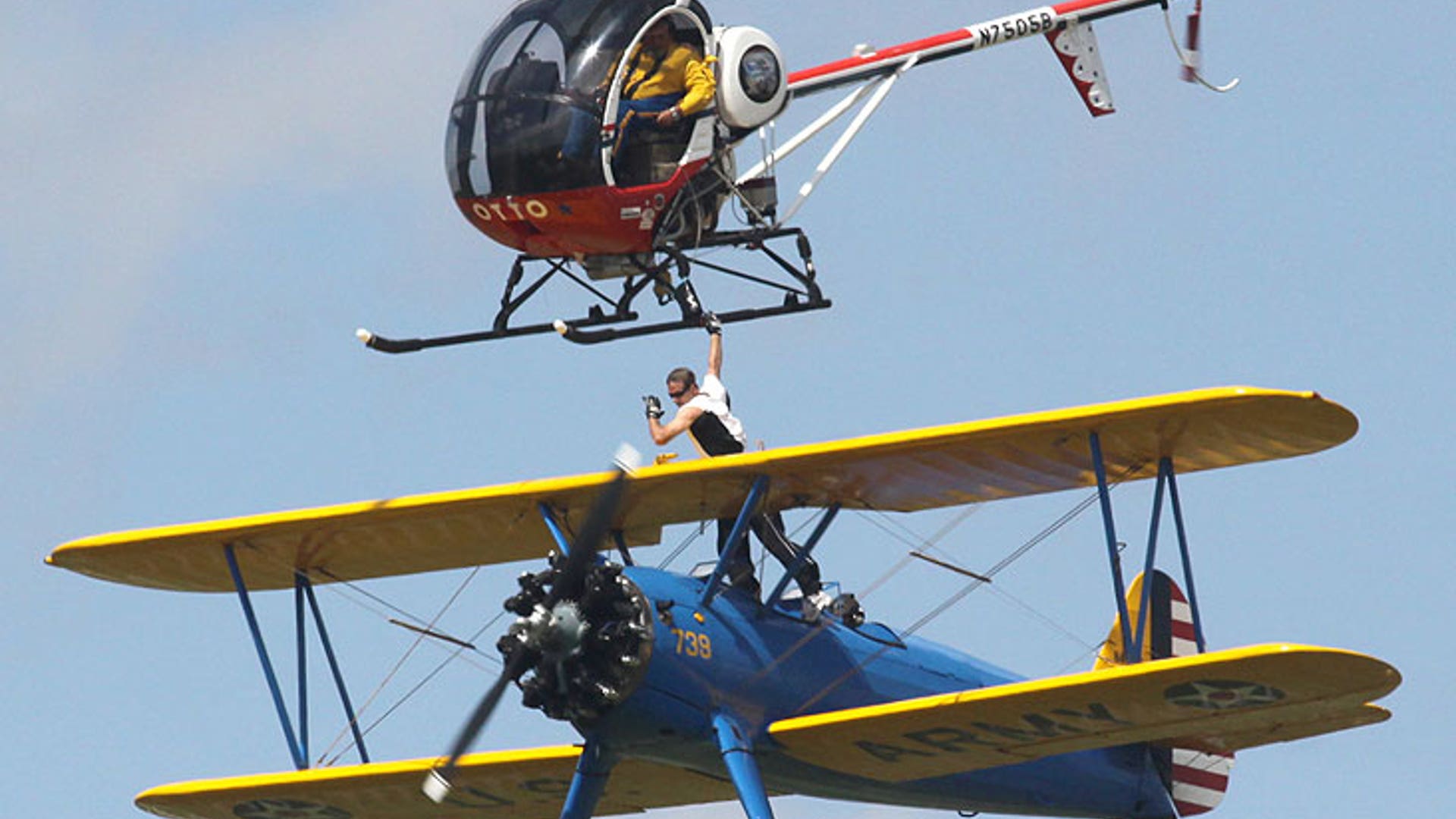 GRAPHIC: Wing Walker Dies After Fall at Air Show | Fox News