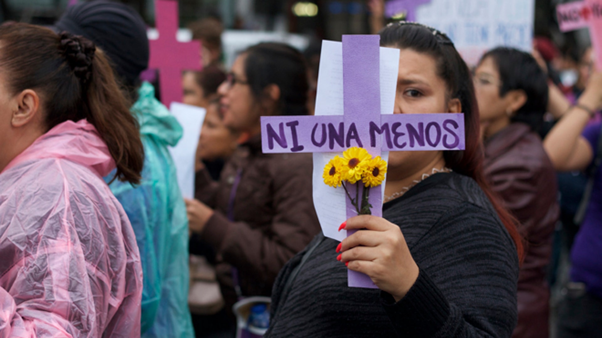 In Mexico City, a day of protest, a night of unrest over 43 missing ...