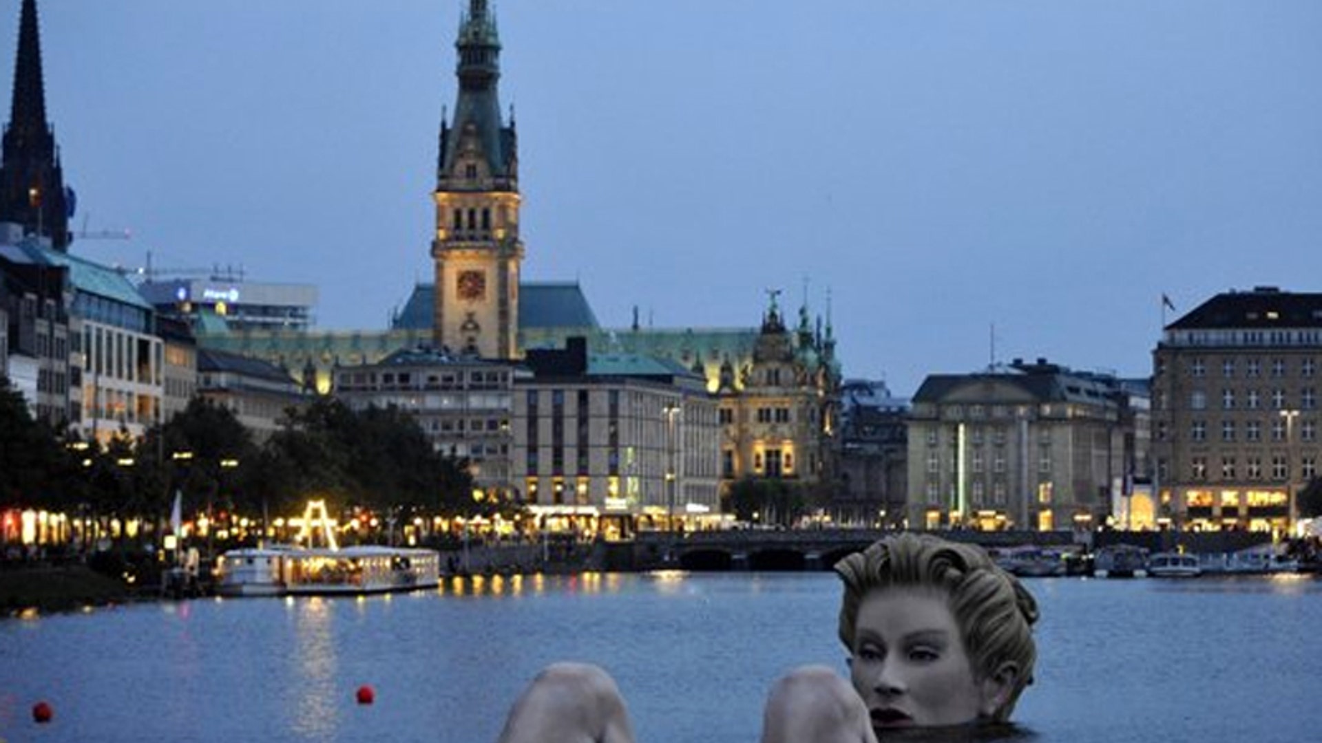 Hamburg's Lady of the Lake | Fox News