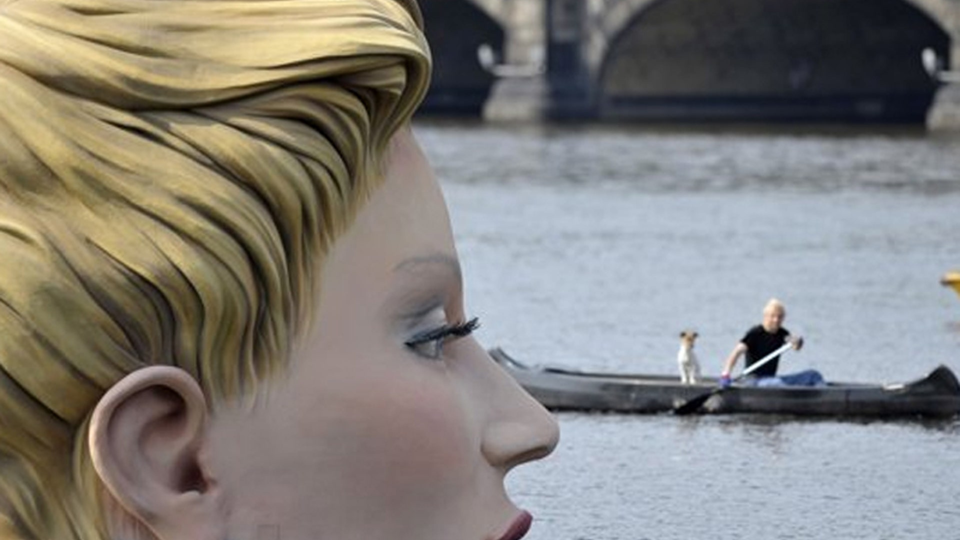 Hamburg's Lady of the Lake | Fox News