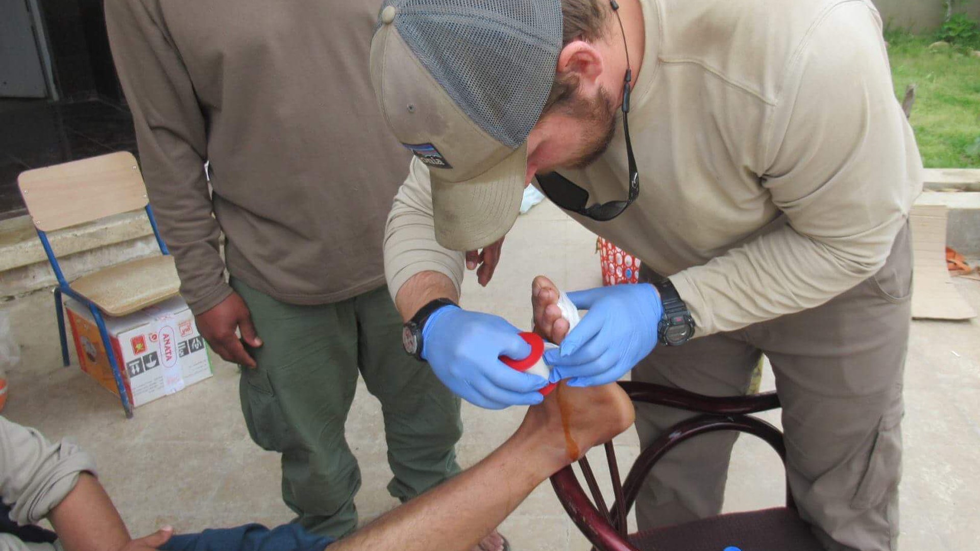 Former US Navy SEAL returns home after being shot by ISIS | Fox News