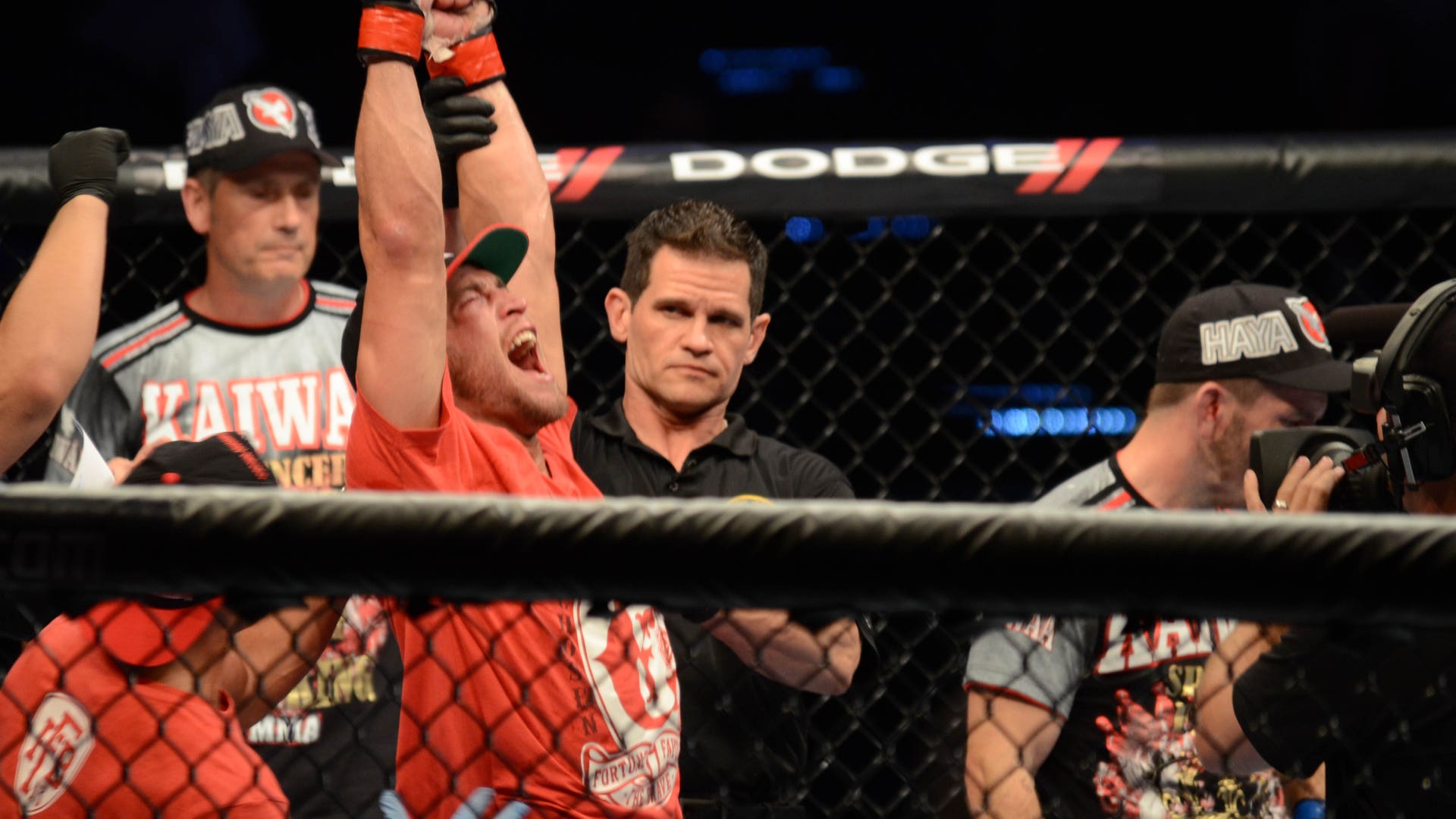 UFC on FX 4 - The Bully vs. The Carpenter | Fox News