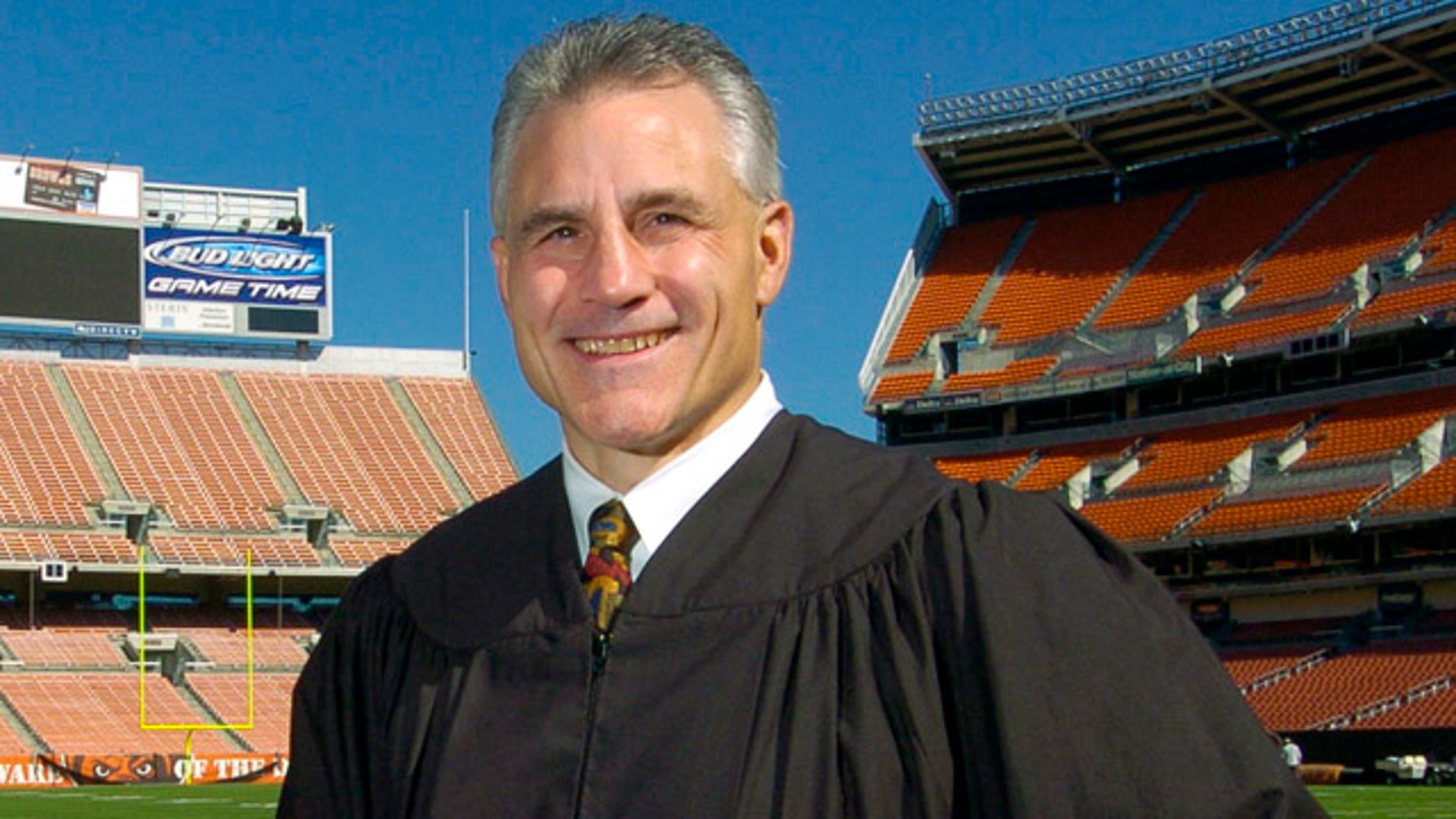 Judge Presiding Over Ohio Murder Trial Is Former NFL Standout | Fox News