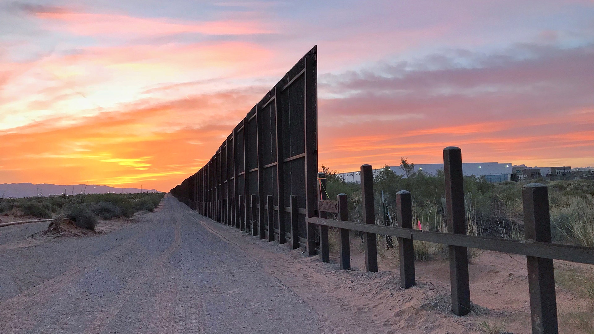 Border fence construction underway in New Mexico | Fox News