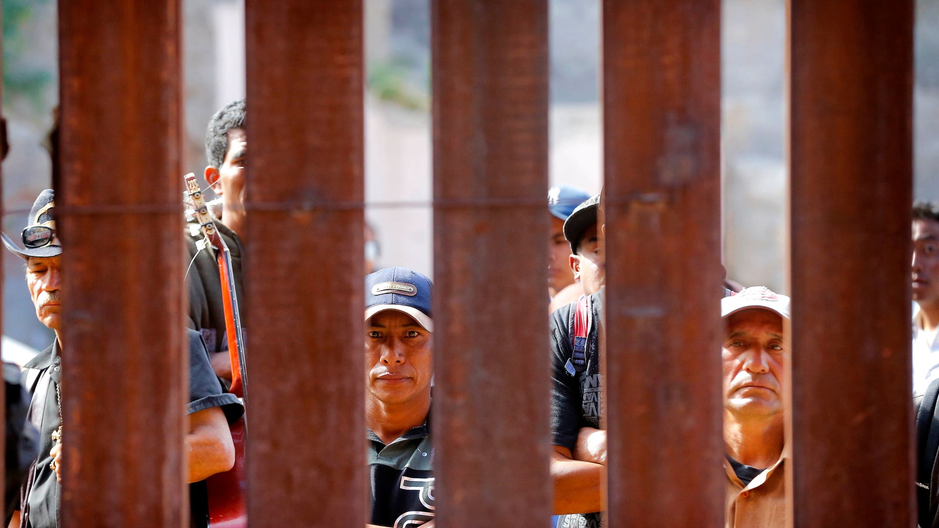 Roman Catholic Bishops Celebrate Mass On U.S.-Mexico Border | Fox News