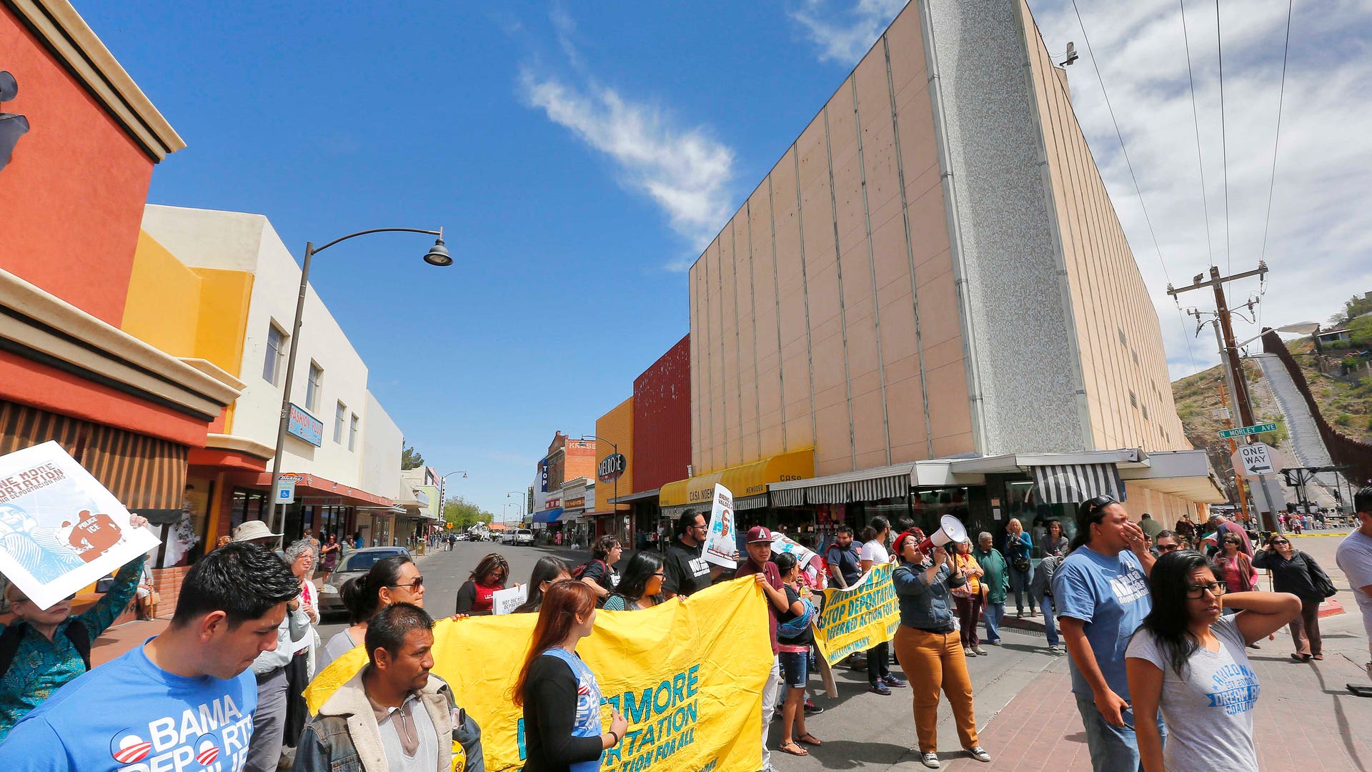 Roman Catholic Bishops Celebrate Mass On U.S.-Mexico Border | Fox News