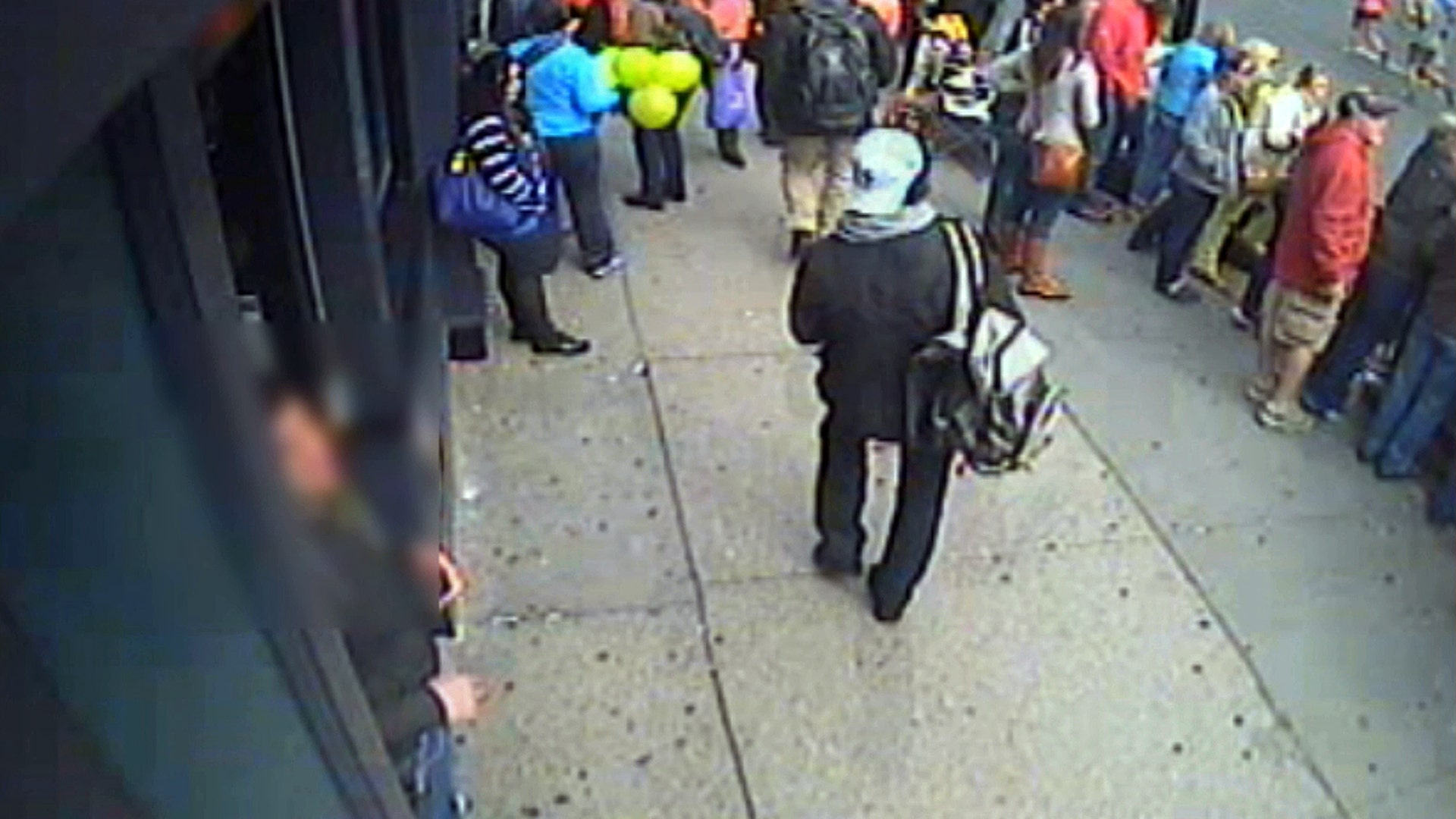 FBI releases photos of suspects in the Boston Marathon bombing | Fox News