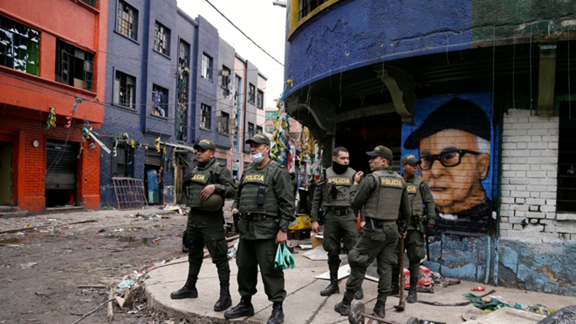 Police crack down on 'El Bronx,' Colombia's 'republic of crime' | Fox News