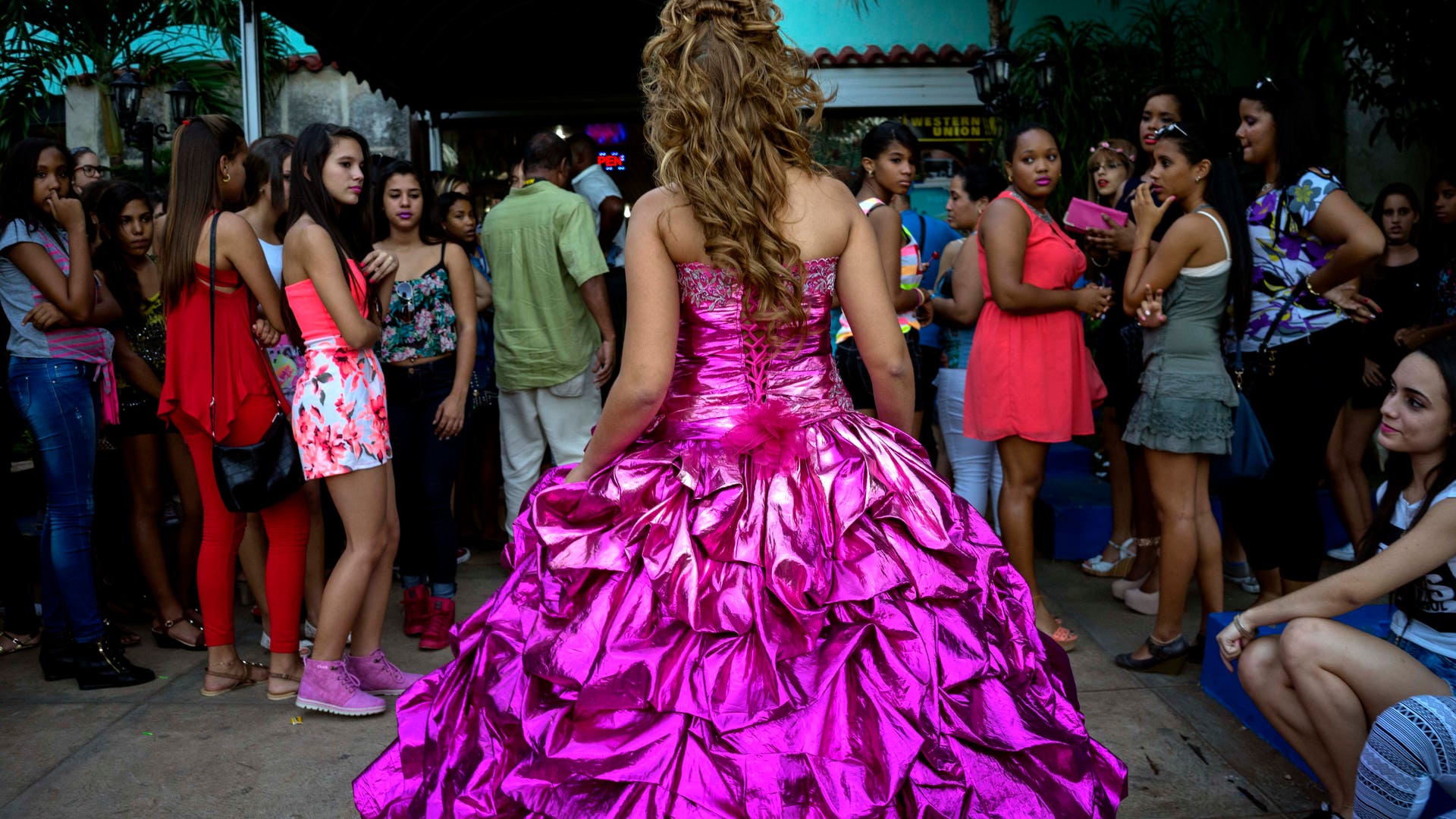 Pictures of a thriving new Cuban tradition: 'quinceañera' parties | Fox ...