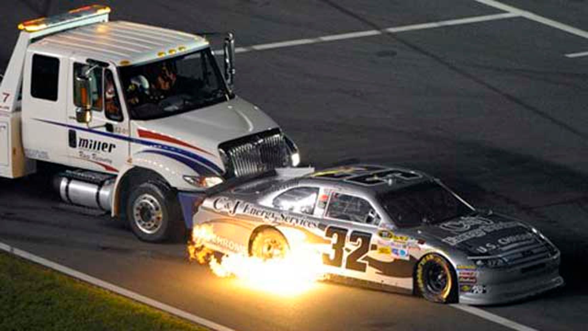 Fiery crash delays Daytona 500 | Fox News