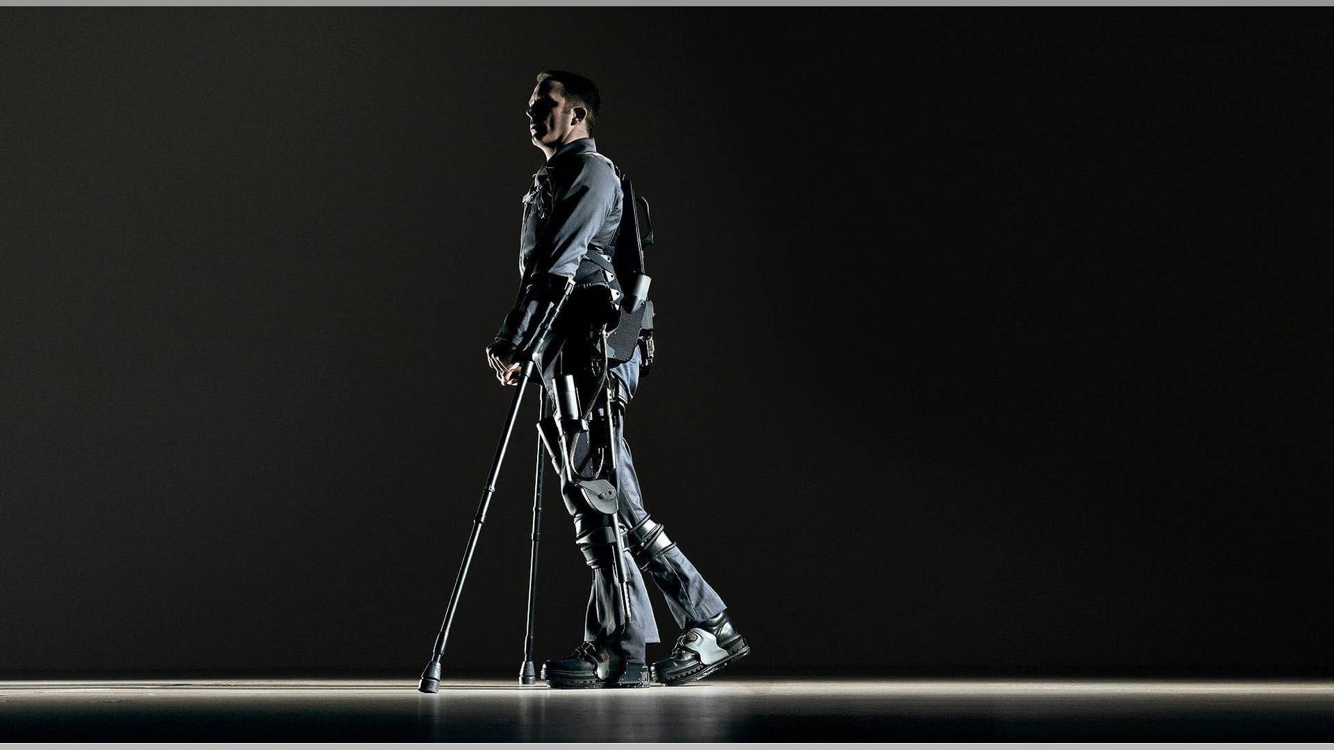 Ekso Bionics wearable robot helps paraplegics walk | Fox News