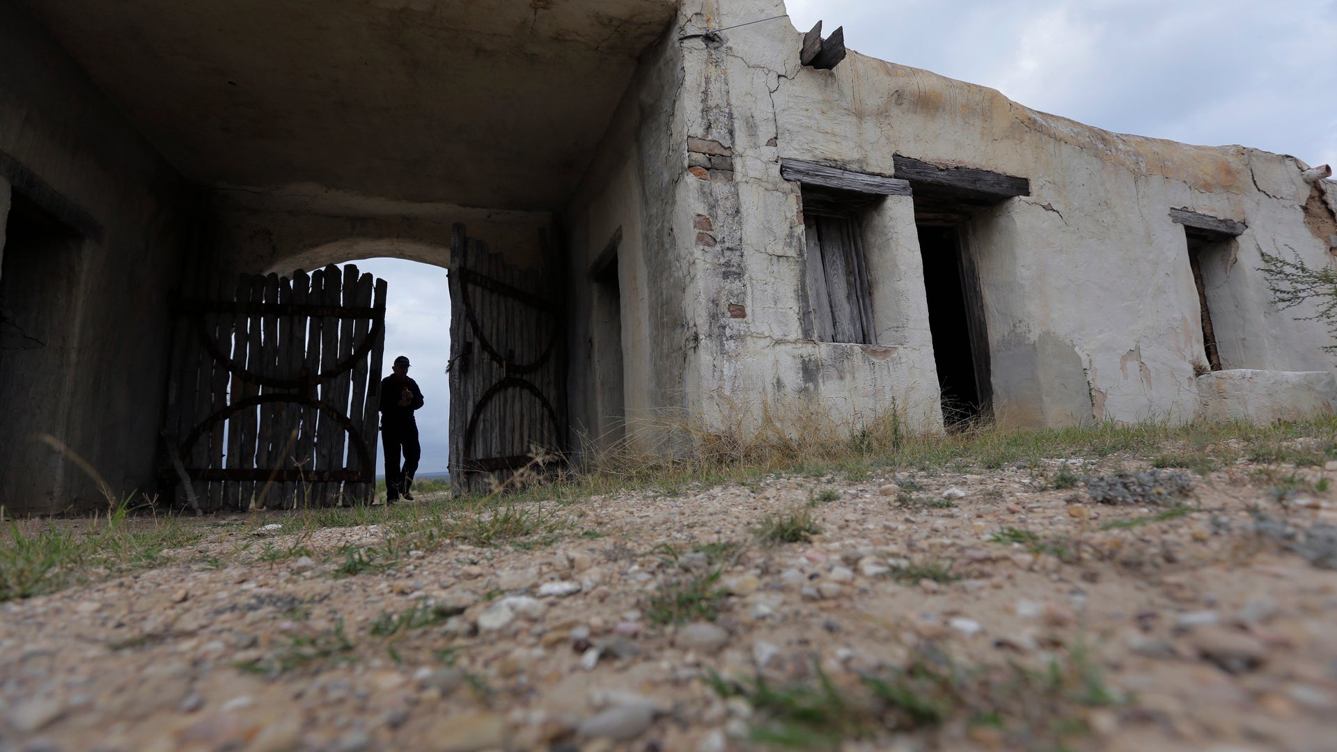 'The Alamo' movie set used by John Wayne fading away | Fox News