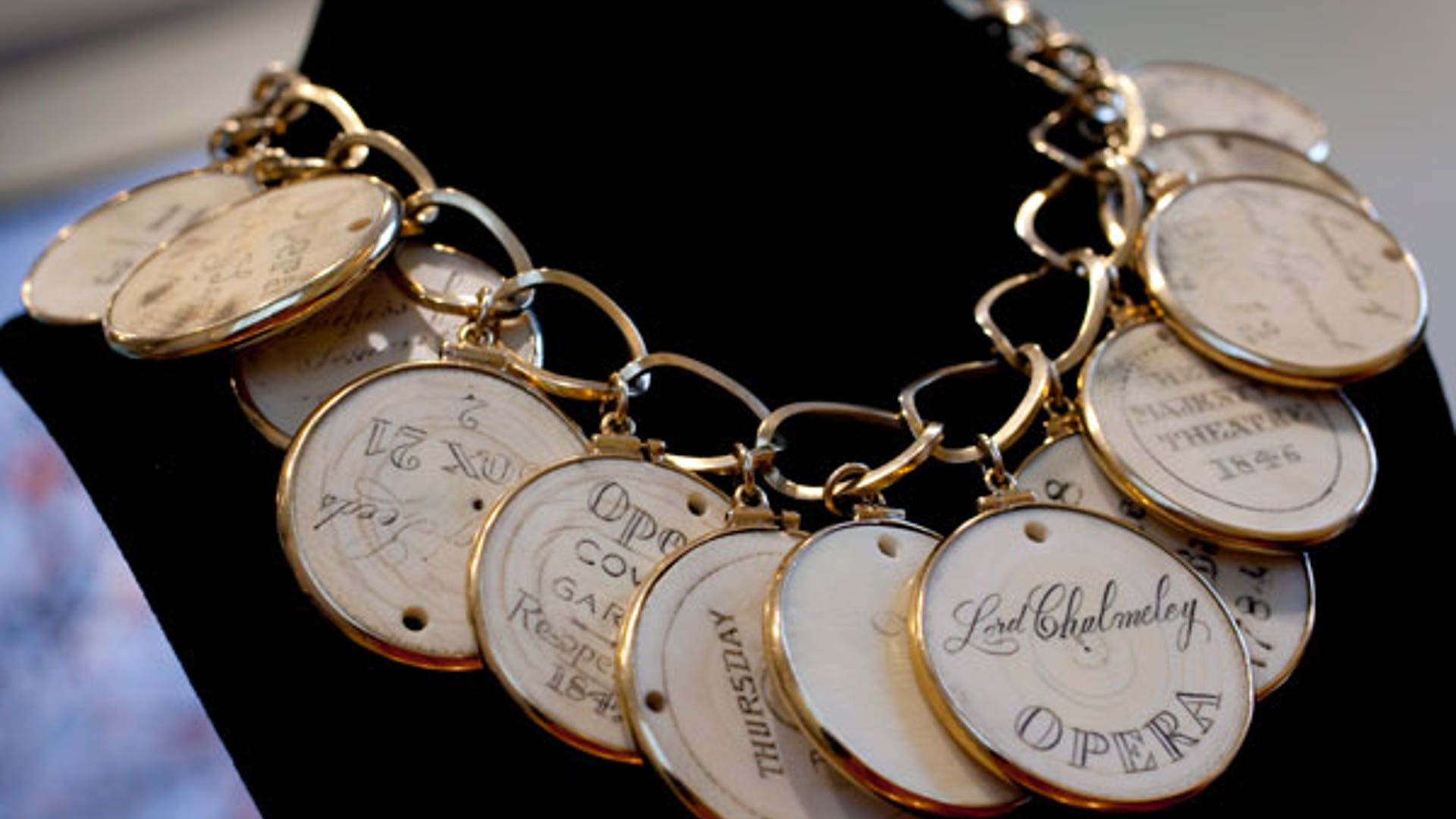 Elizabeth Taylor's Iconic Jewels | Fox News