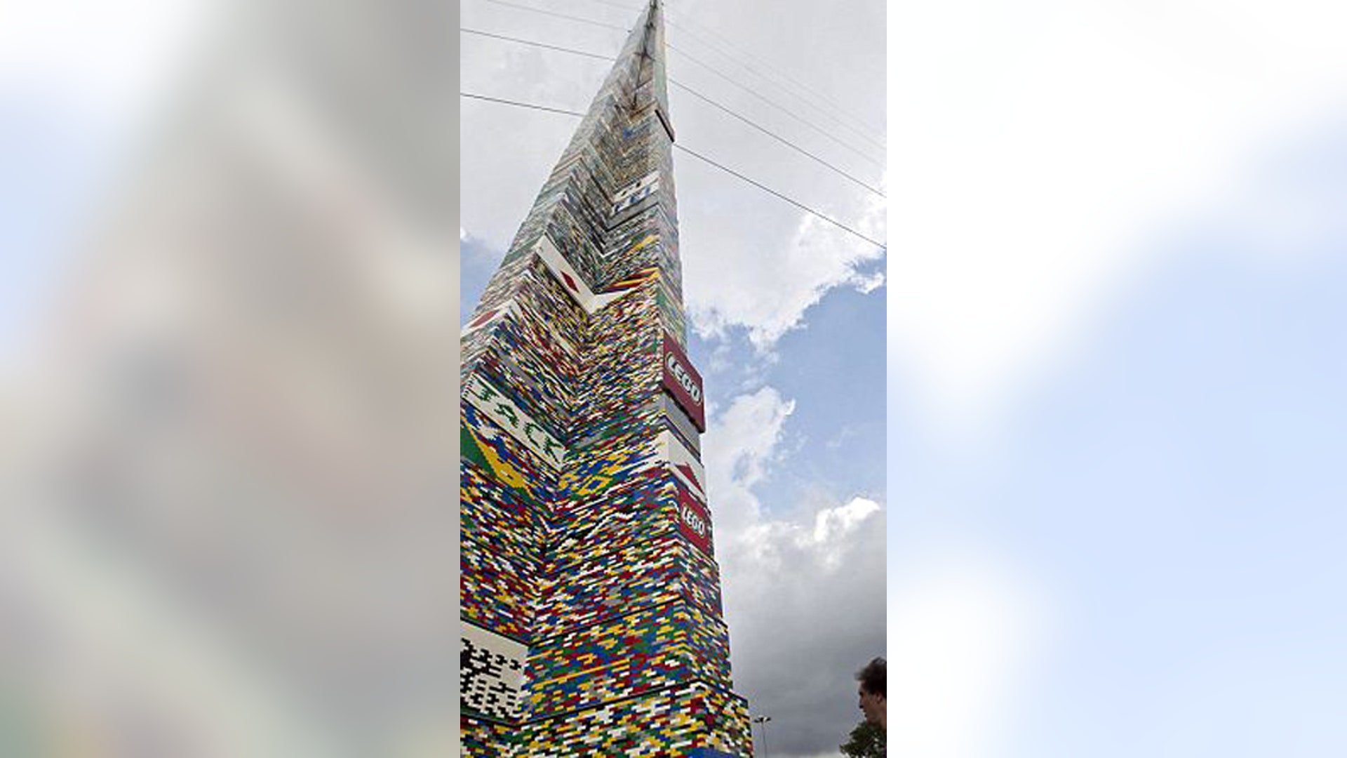 100ft Record-Breaking Lego Tower Built in Brazil | Fox News