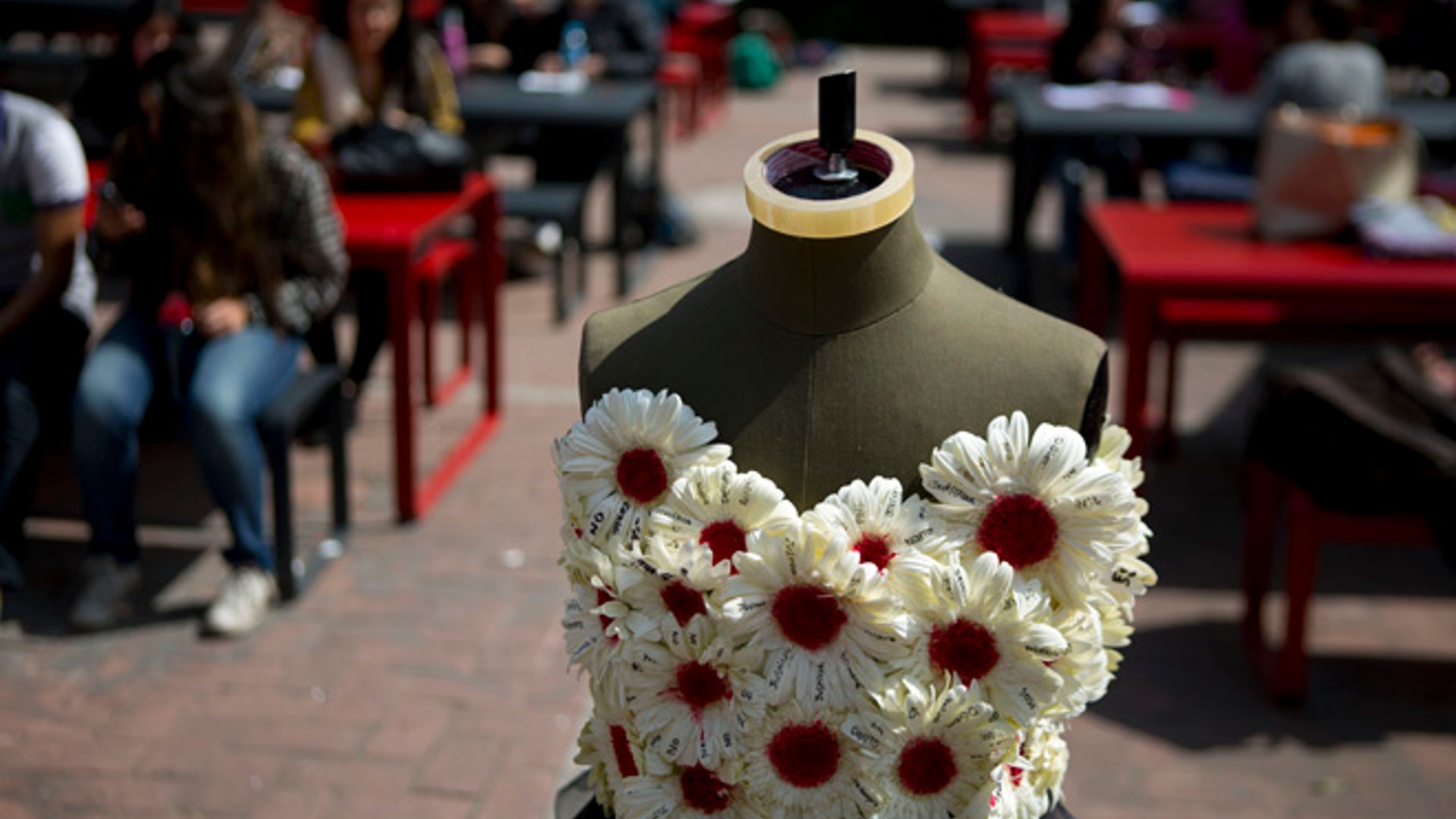 Mexican fashion students design dresses inspired by drug trade | Fox News