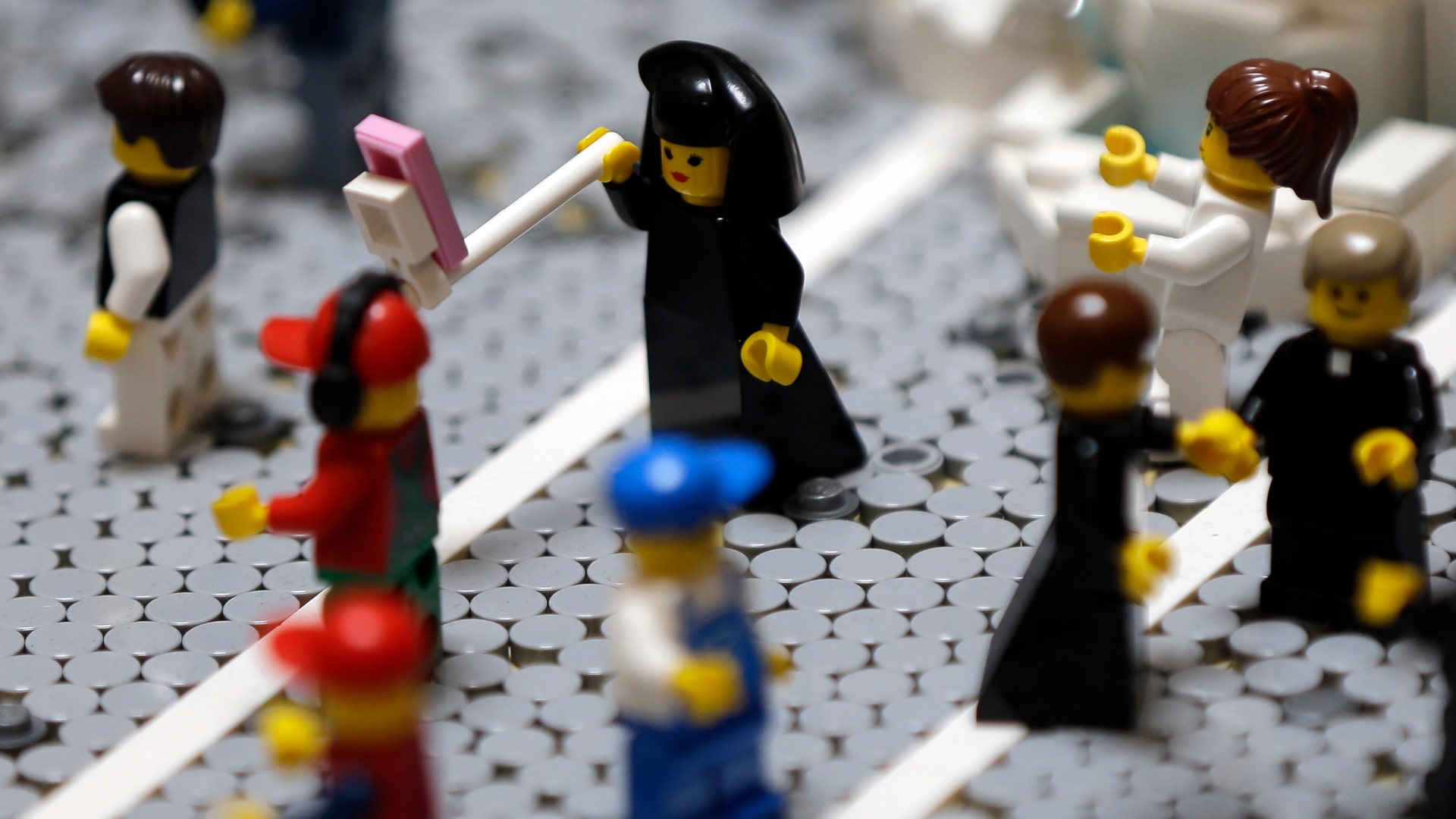 Astonishing Lego model of Vatican took Philly priest 500K pieces and 10 ...