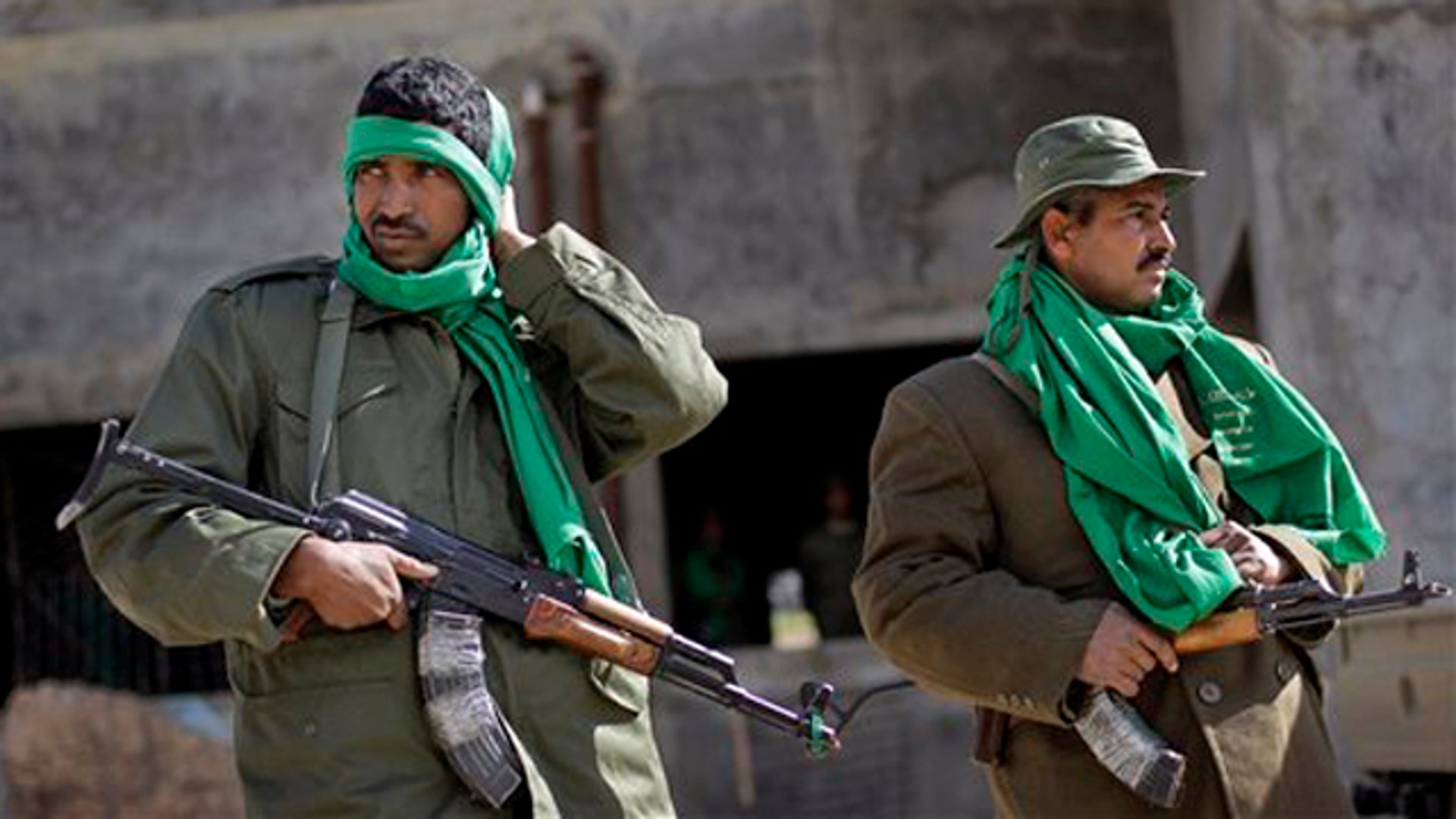 Libya's Ground Attack: Chemical Weapons, Soviet Tanks and Rifles | Fox News