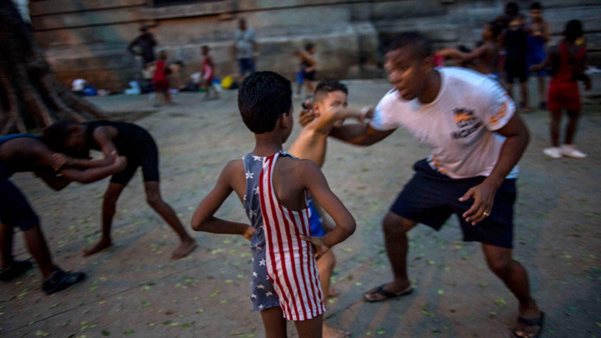 Cuban kids learn to wrestle on the streets of old Havana | Fox News