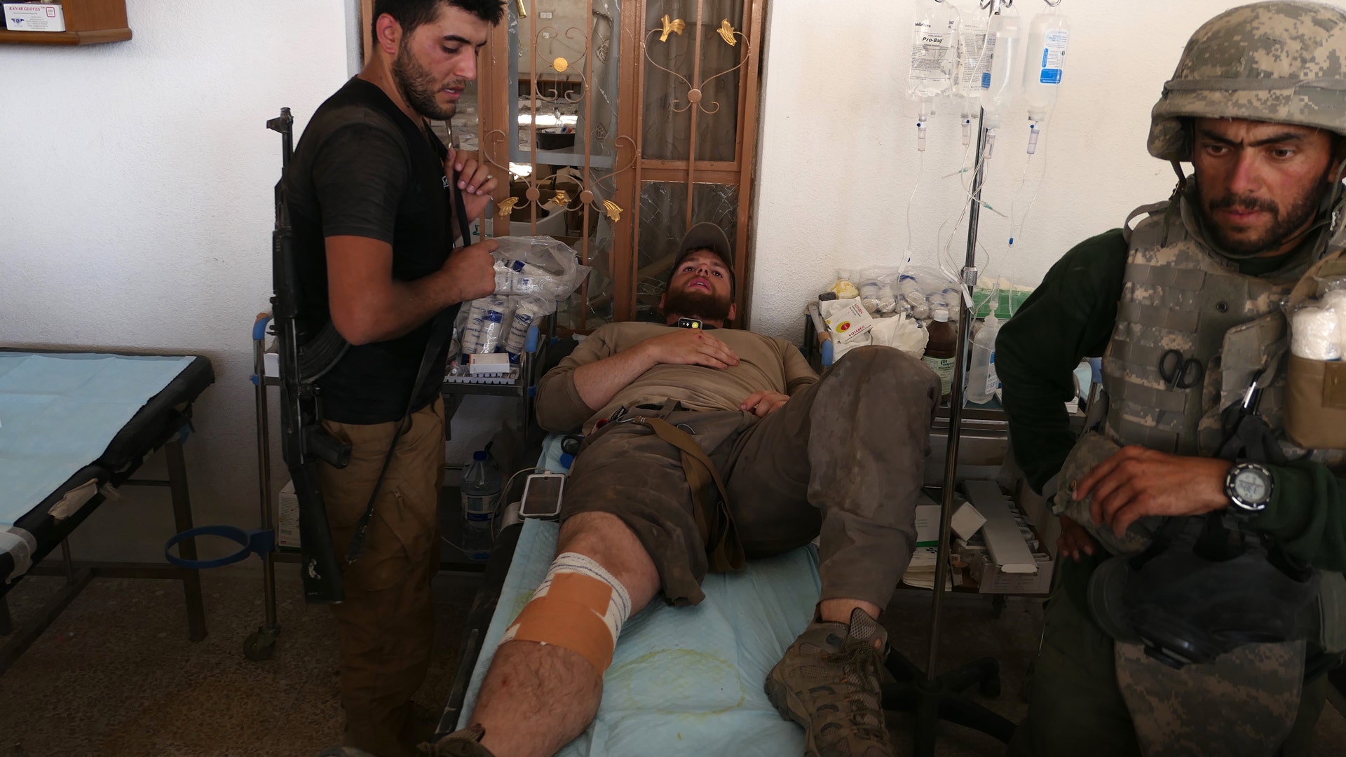 Former US Navy SEAL returns home after being shot by ISIS | Fox News