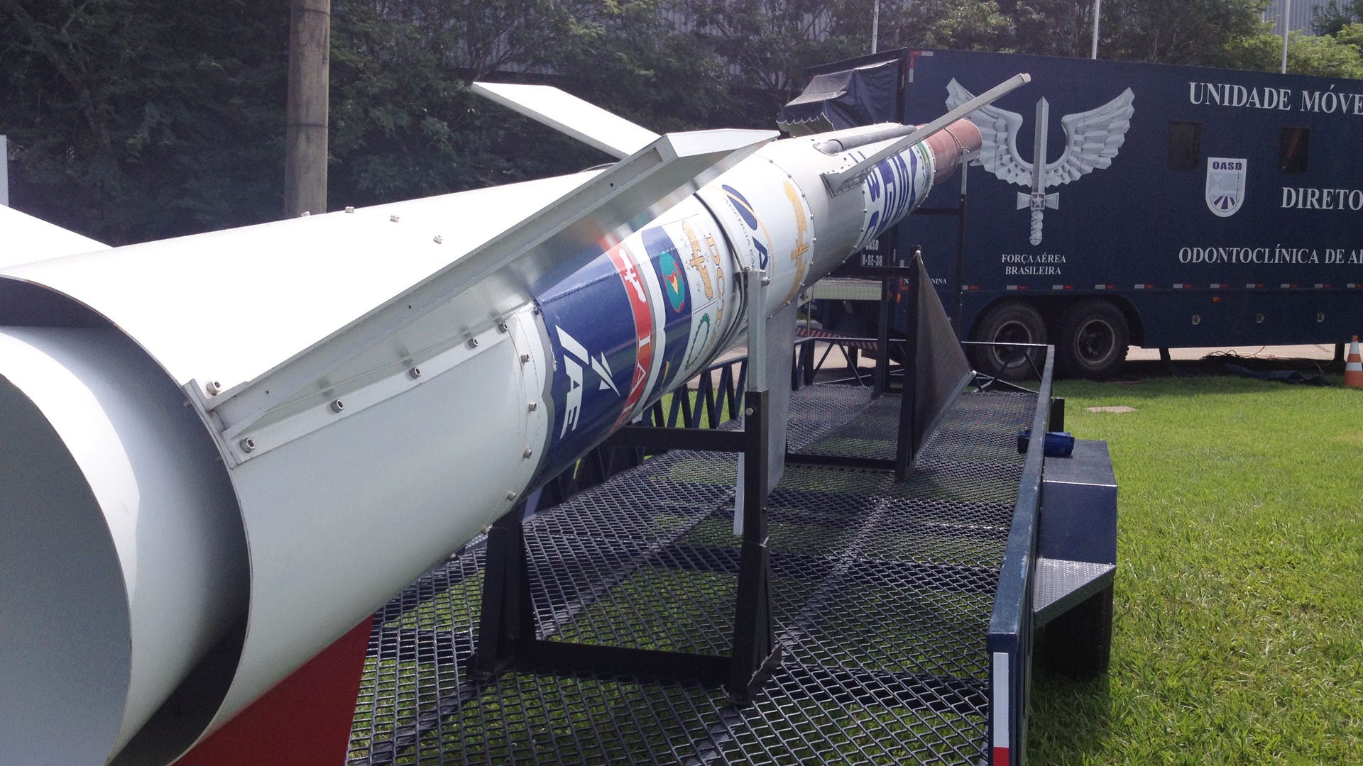 Arms dealers of the world show off their wares at LAAD 2013 | Fox News