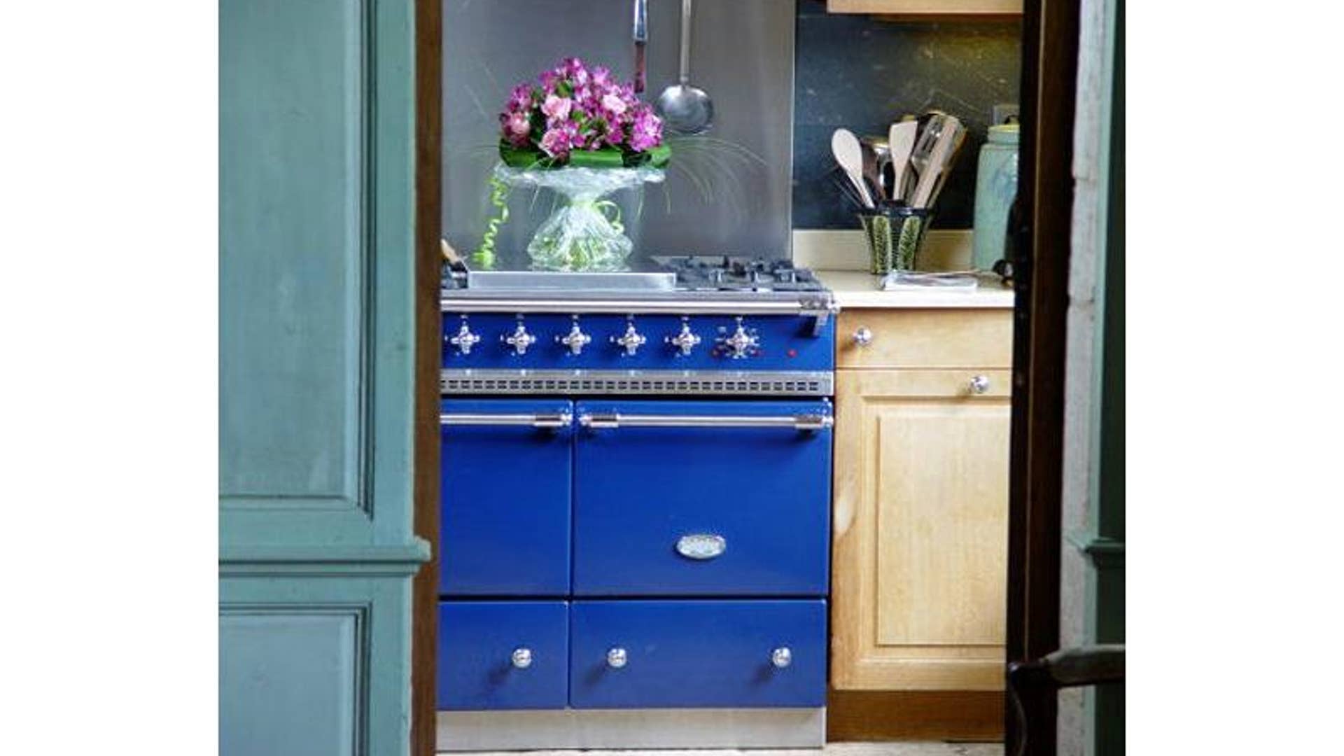 Renovation Inspiration: Colorful Ovens | Fox News