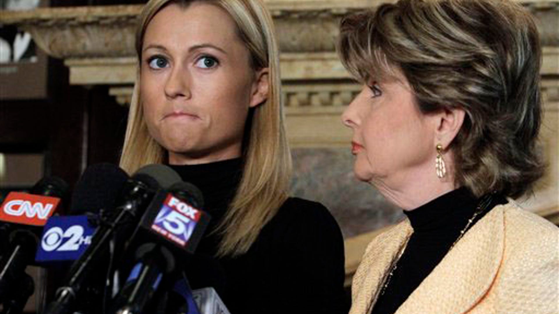 Ginger Lee Holds News Conference About Communications With Rep. Weiner ...