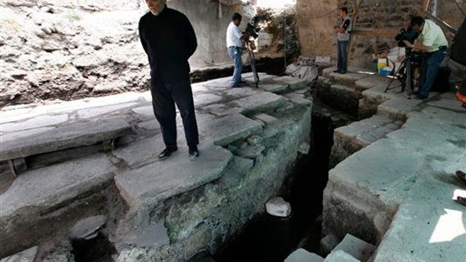 Archaeologists Find Aztec Temple In Mexico | Fox News