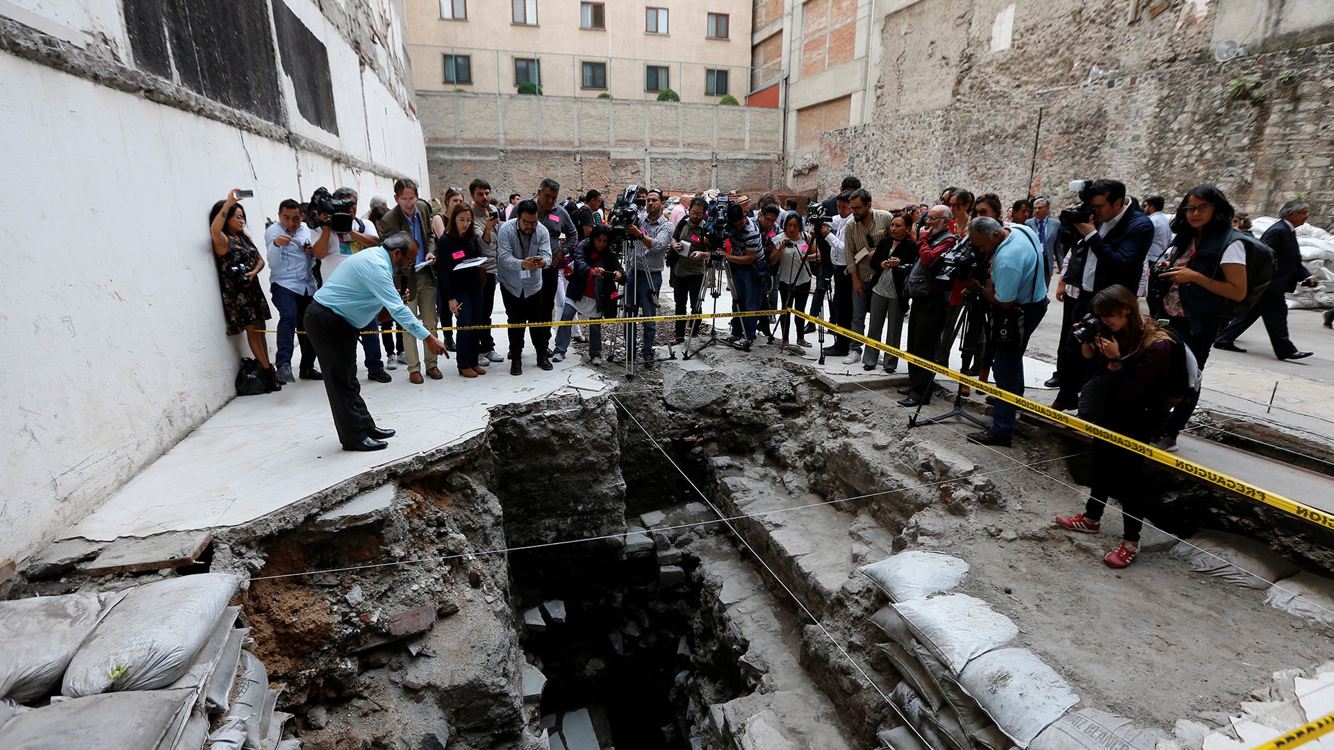 Aztec ball court and temple found behind Mexico City’s cathedral | Fox News