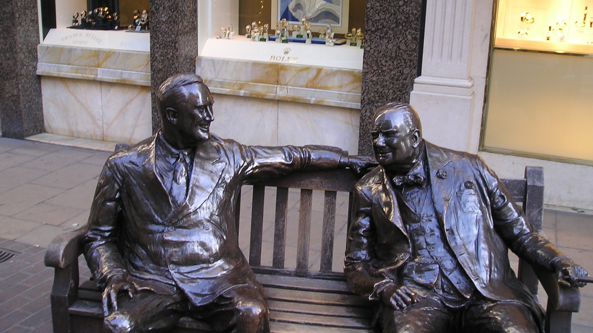 Take 'em all down? 10 of the world's iconic statues and why they could ...