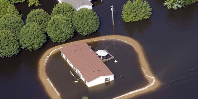 Residents Try to Save Homes With Homemade Dams | Fox News