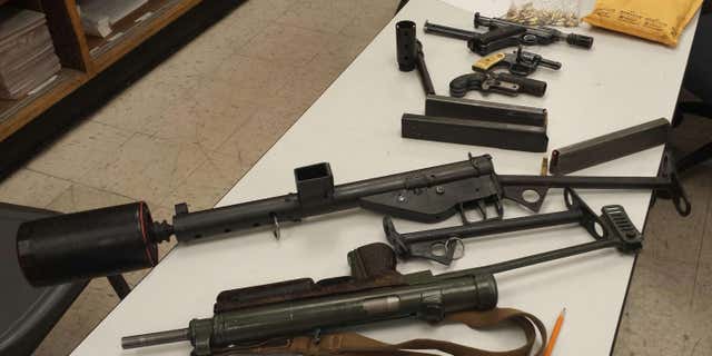 Los Angeles authorities arrest homeless man with cache of firearms ...