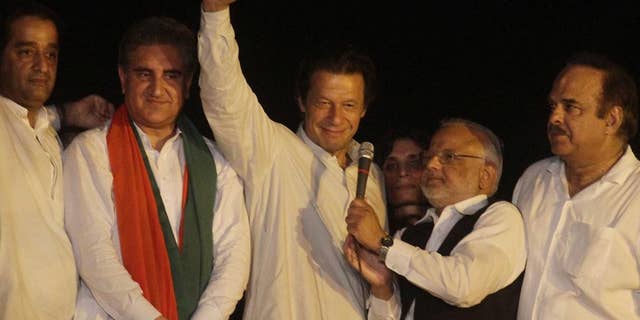 Thousands gather for Pakistan opposition rally | Fox News