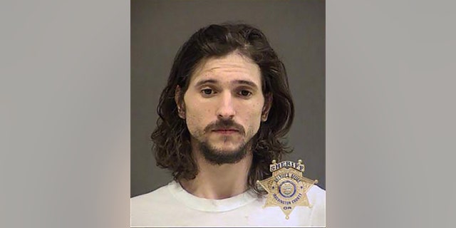 Small explosion in suspect's vehicle during Oregon traffic stop, police ...