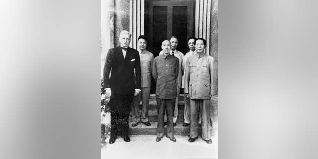 Photo shows last meeting of Mao Zedong, Chiang Kai-shek in 1945 before ...