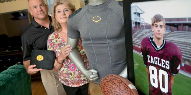 Death of high school football player leads to fight for internal injury ...