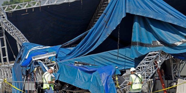 Indiana stage collapse victims reach settlement with Sugarland, Live ...