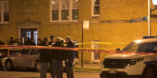 Off Duty Chicago Police Officer Shot During Robbery Attempt Fox News