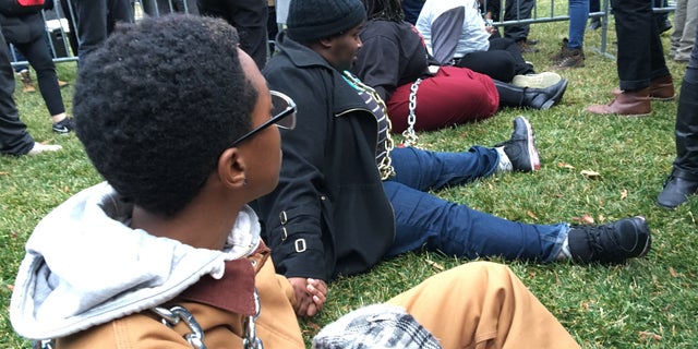Protesters chain themselves together at inauguration checkpoint | Fox News