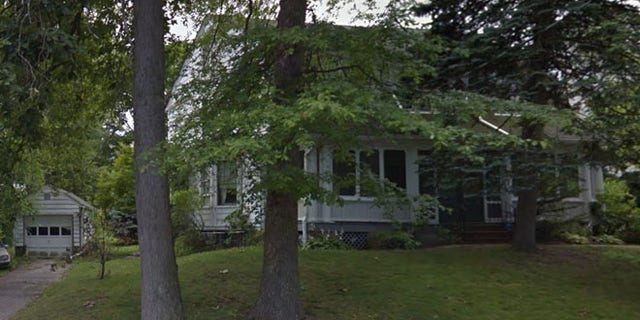 Yankee great Lou Gehrig's old New York City suburban home seeks buyer ...