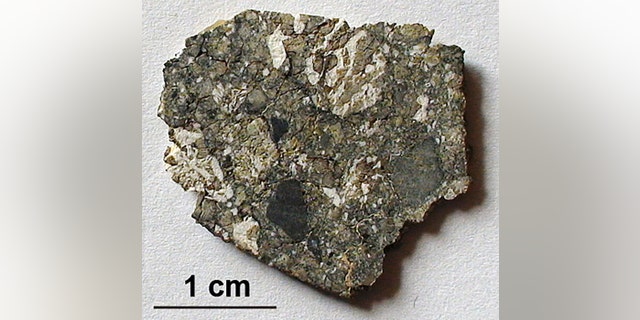 Mineral found in lunar meteorite hints at hidden Moon water | Fox News