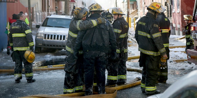Philadelphia firefighter among two killed in row house blaze | Fox News