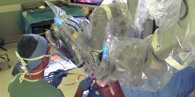 New advancements in robotic surgery offer way to access head, neck tumors | Fox News
