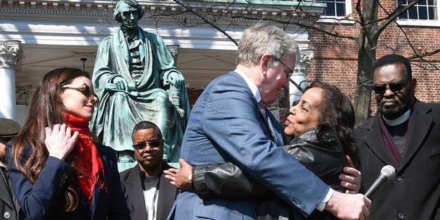 Judge's family apologizes 160 years after Dred Scott | Fox News