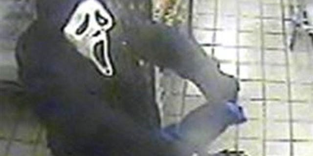 "Scream" mask-wearing bandit attempts NY robbery | Fox News