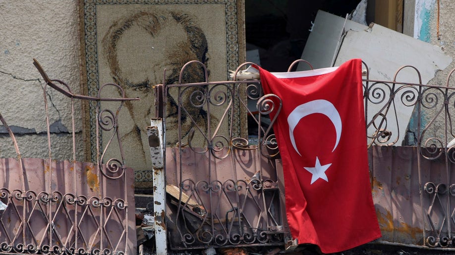 Turkey detains 4 more suspects in car bomb attacks near Syrian border ... Turkey detains 4 more suspects in car bomb attacks near Syrian border ...