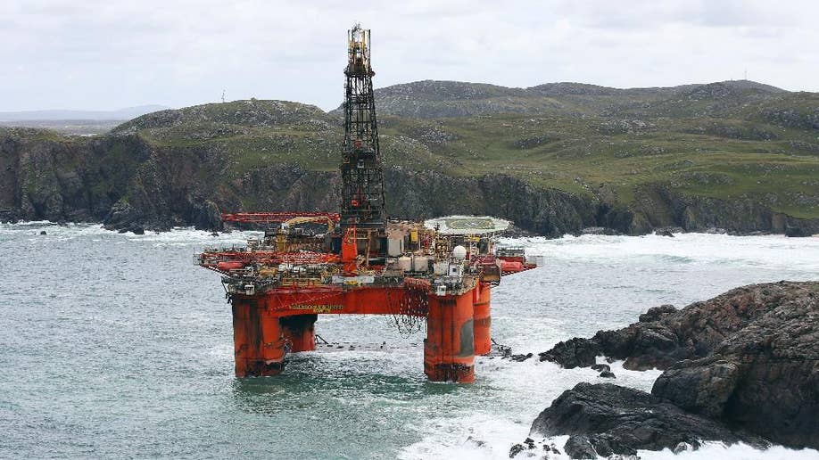 UK coast guards warn sightseers away from oil rig on beach | Fox News