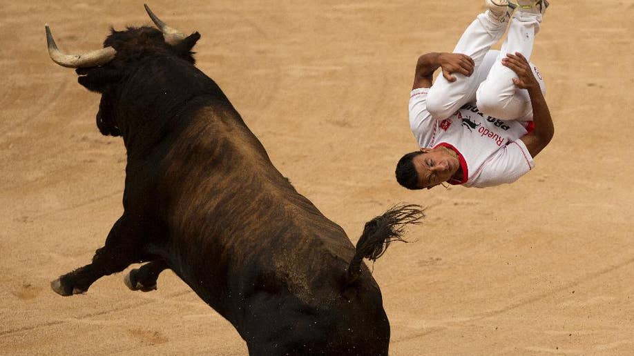 Large crowd for 6th day of Spain's running of the bulls in Pamplona ...