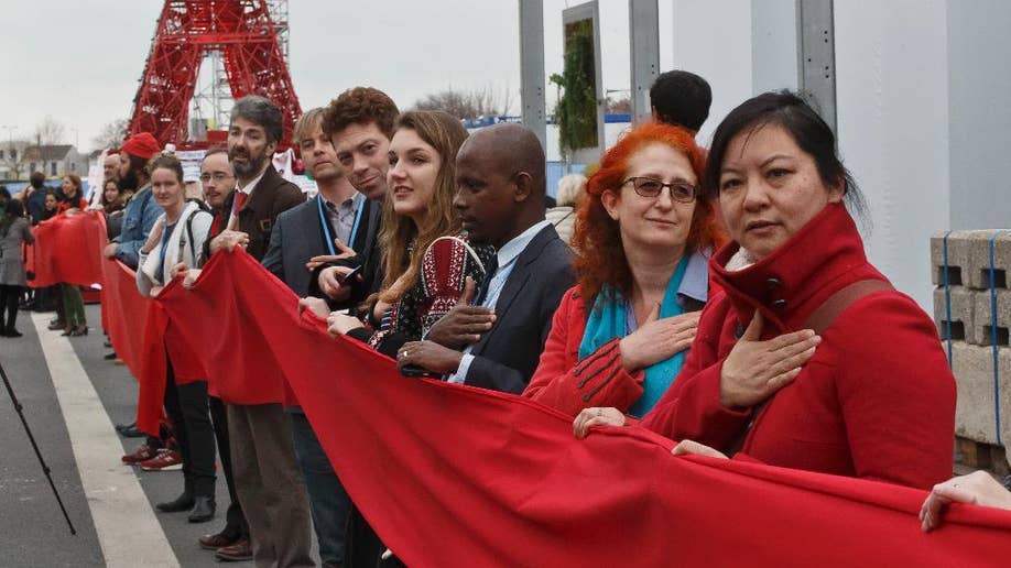 World nations may be hours away from reaching landmark climate accord ...